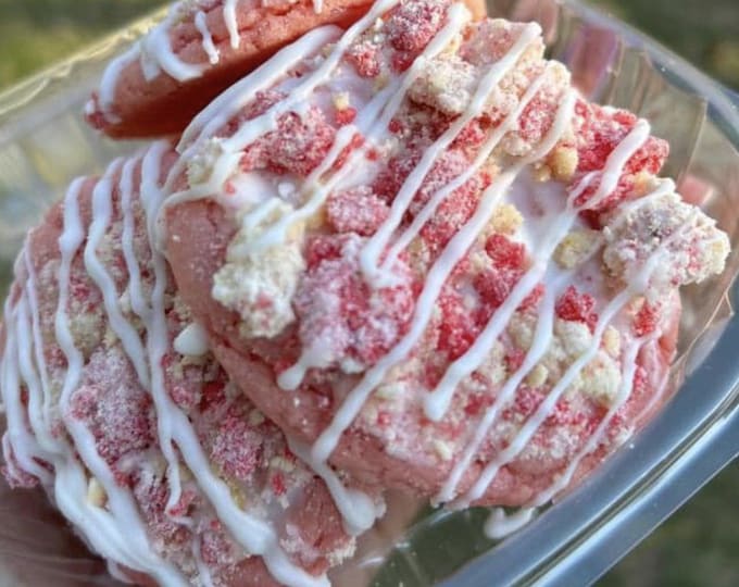 Strawberry Delight Crunch Cookies: A Sweet and Crispy Treat - Etsy