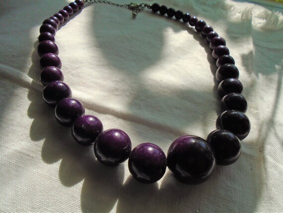 Jaw breaker beads vintge barney grape purple necklace - Gem