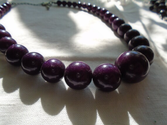 Jaw breaker beads vintge barney grape purple necklace - Gem