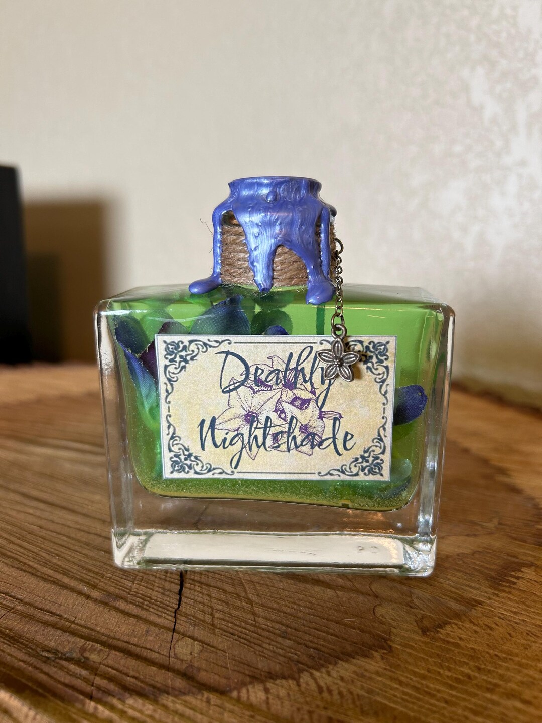 Deathly Nightshade Potion | Potion Bottle | Harry | Bookshelf Decor ...