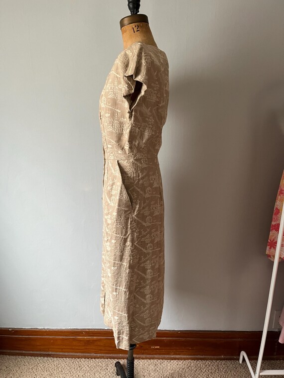Vintage 1950s Linen Embroidered Asian Theme Dress Coc… - Gem