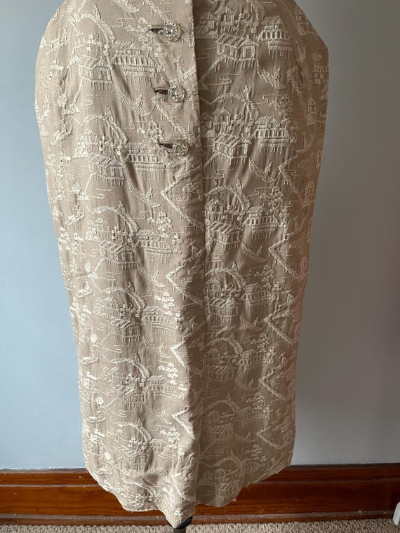 Vintage 1950s Linen Embroidered Asian Theme Dress Coc… - Gem