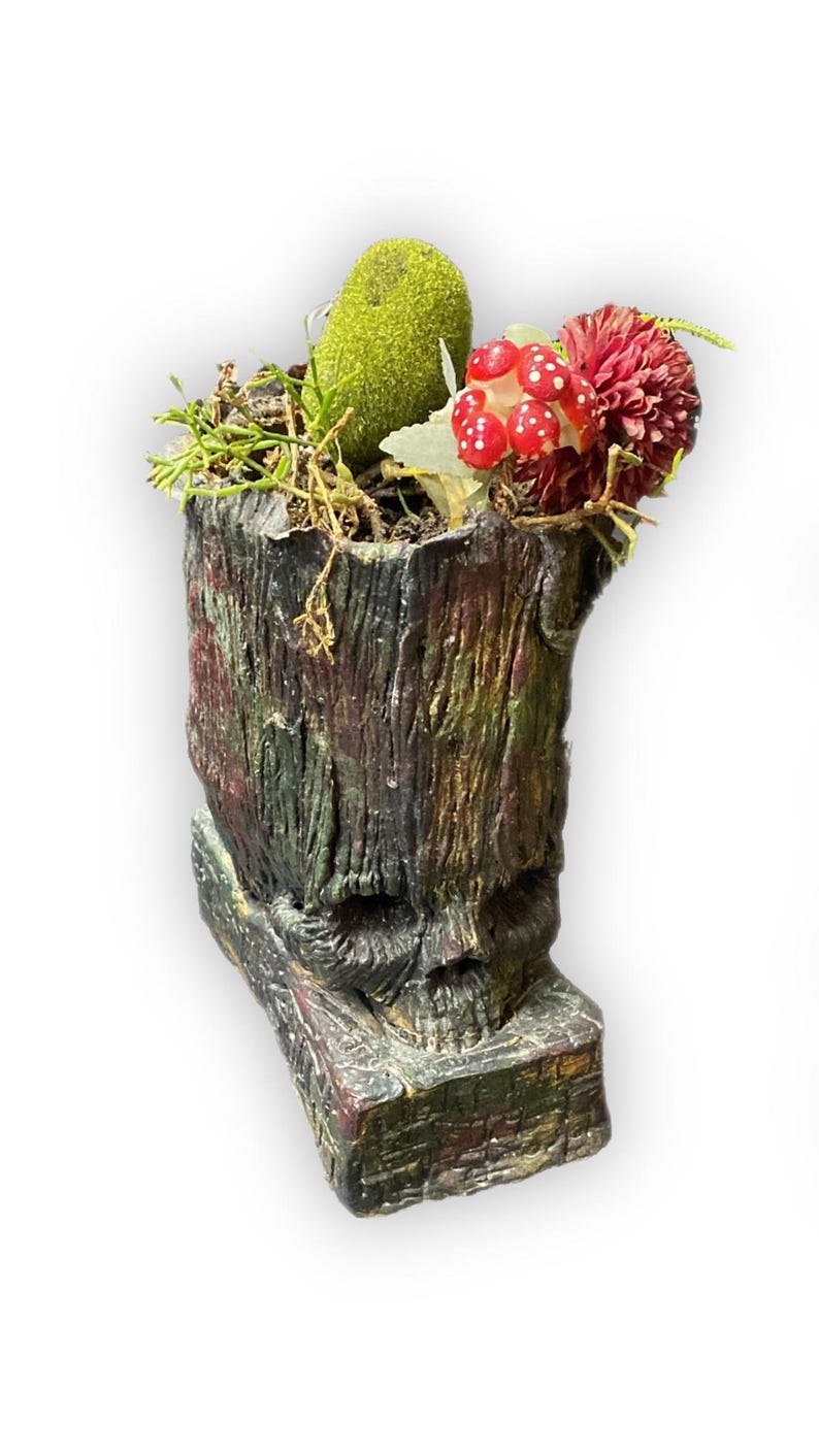 Skull Planter Wild Forest - Edgy Home & Garden Decor, Durable Handmade ...