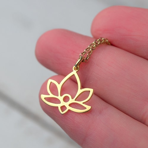 14K Solid Gold Lotus Flower Necklace / Minimal Designed - Etsy