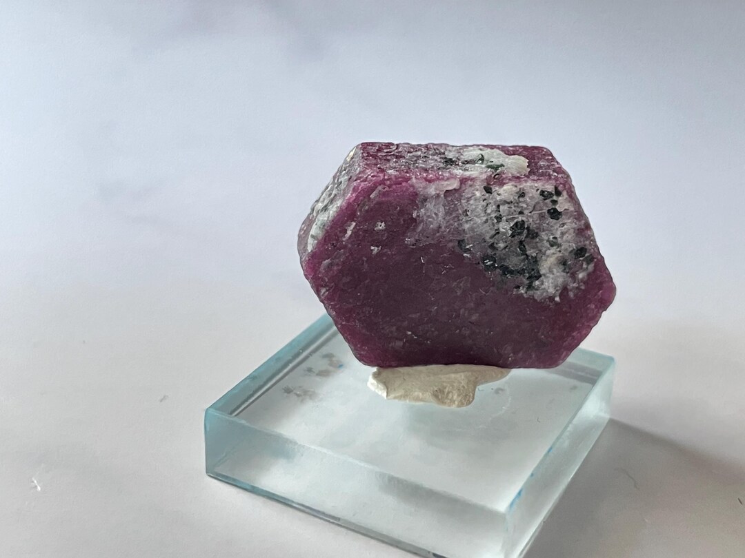 50 Carat Raw Ruby With Hornblende Natural Large Natural Red Ruby Rough ...