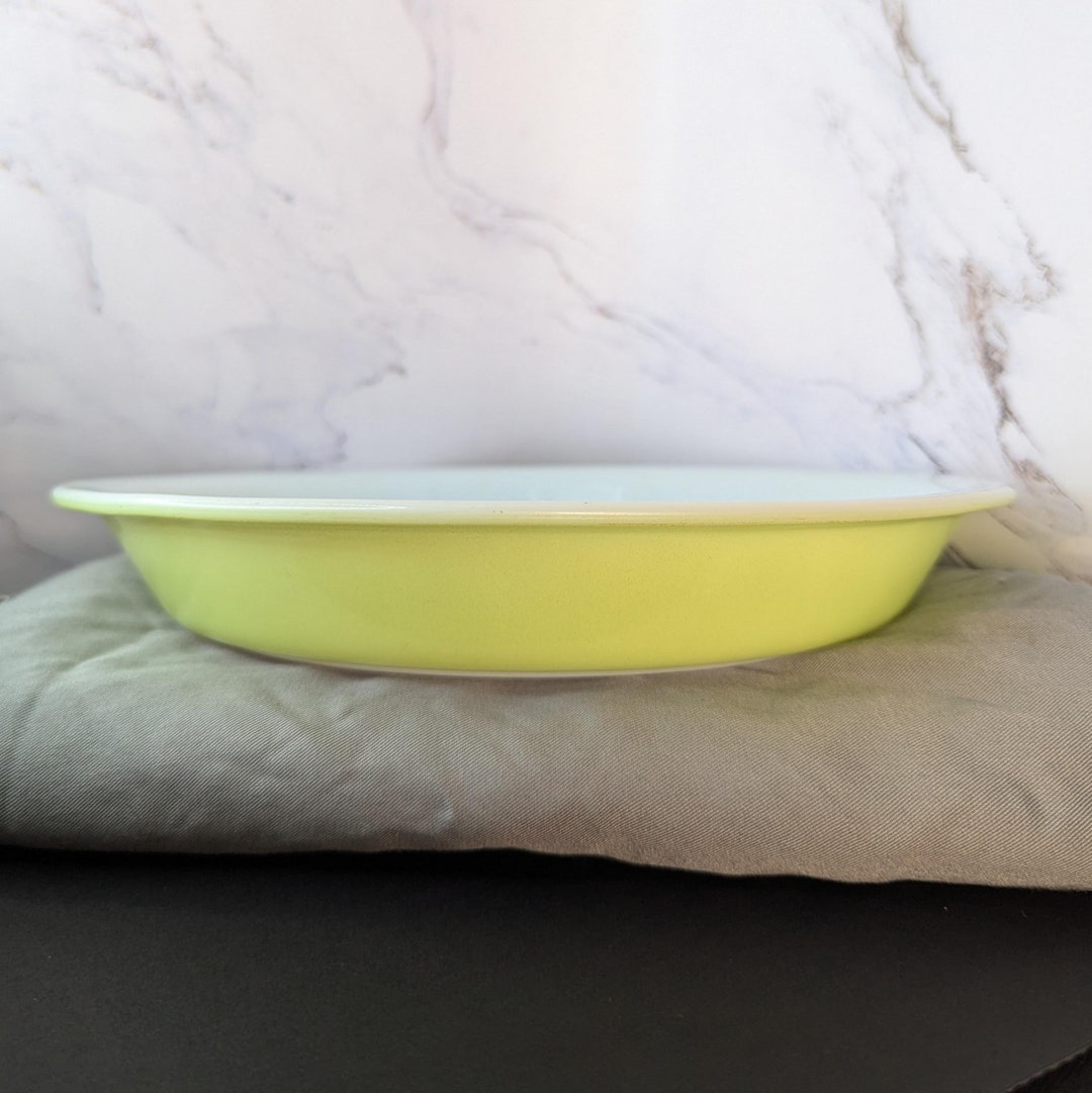 Vintage PYREX Verde Pie Plate 909 Retro Pyrex Lime Green and White Milk ...