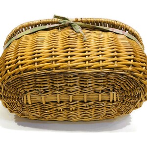 Vintage Oval Wicker Picnic Basket, Large Loop Handle, Removable Lid ...