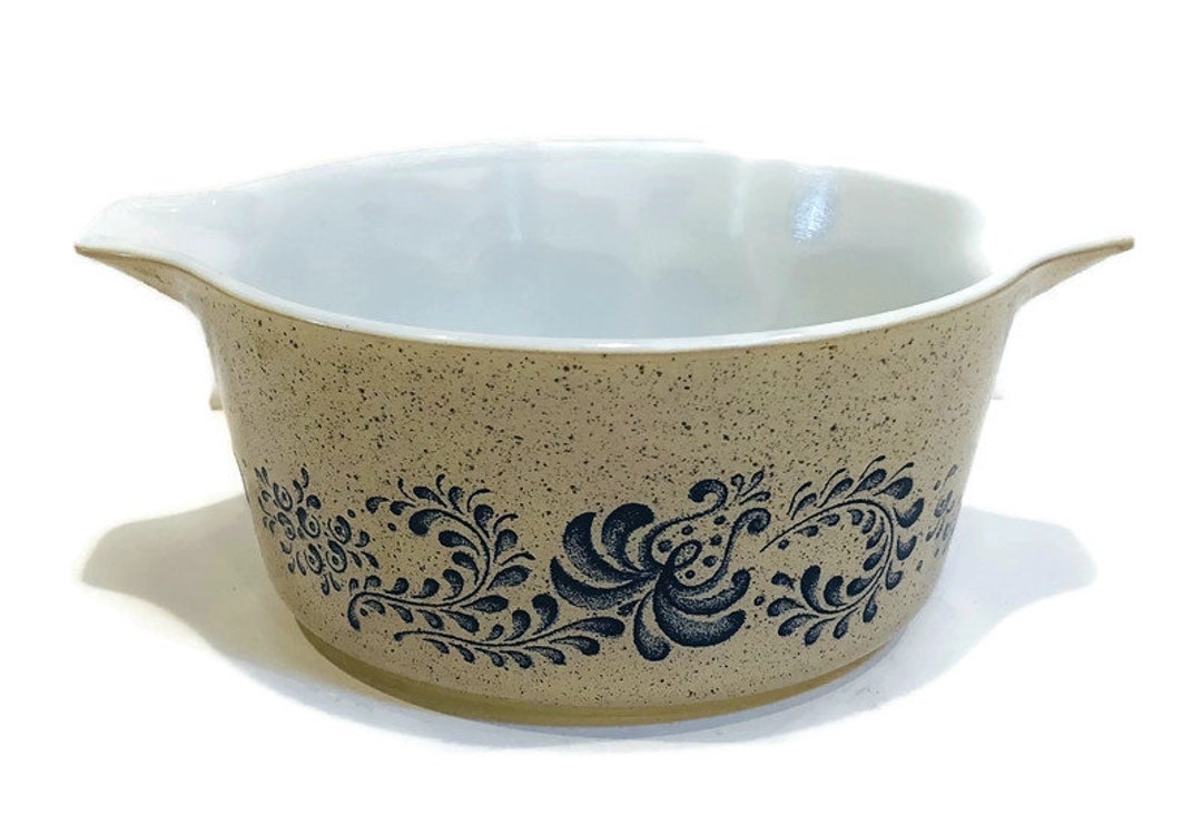 Pyrex 1.5 Quart Round Casserole, "homestead" Pattern, Blue Flowers on ...