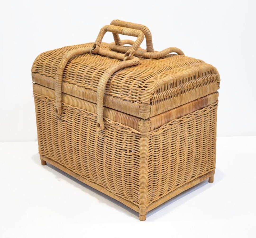 Vintage Woven Wicker Basket With Hinged Lid and Handles, Shabby Chic ...