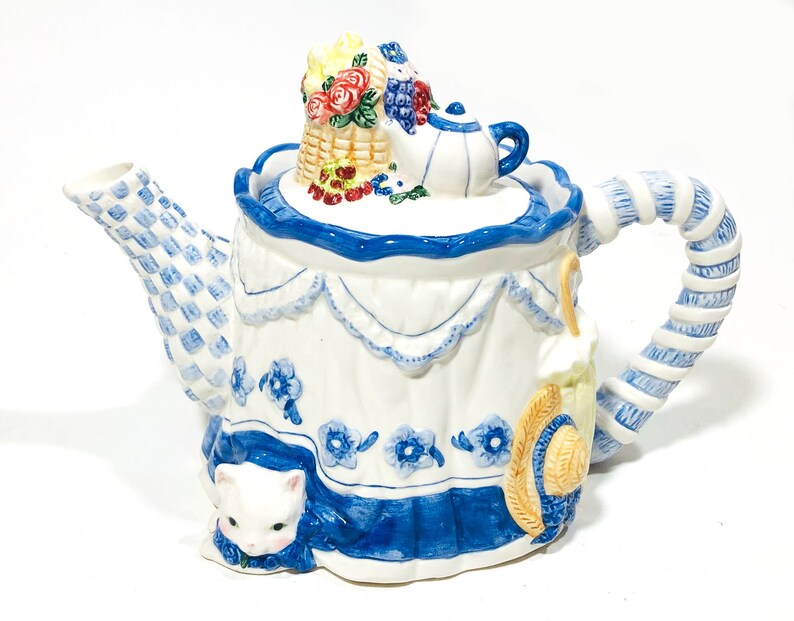 Vintage tea Table Teapot Round Table With White - Etsy