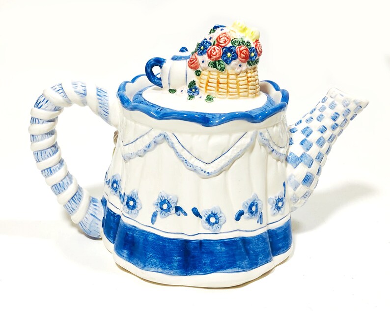 Vintage tea Table Teapot Round Table With White - Etsy