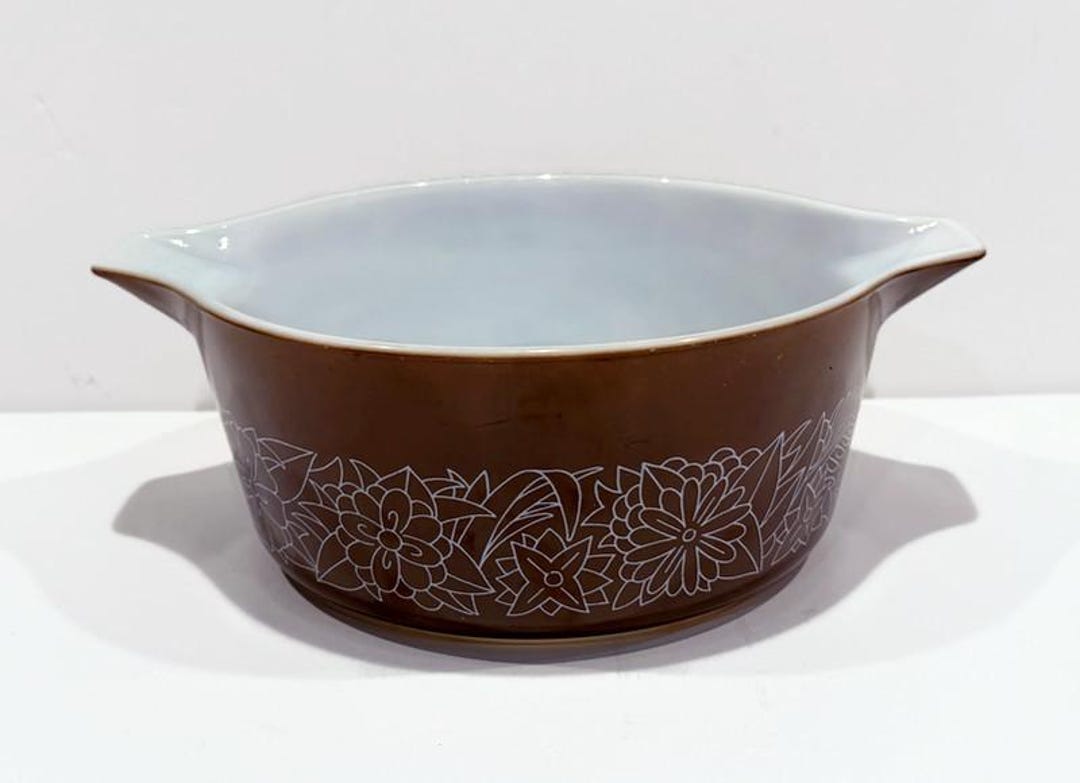 Pyrex 2.5 Liter Round Casserole, "woodland" Pattern, Rich Brown With ...