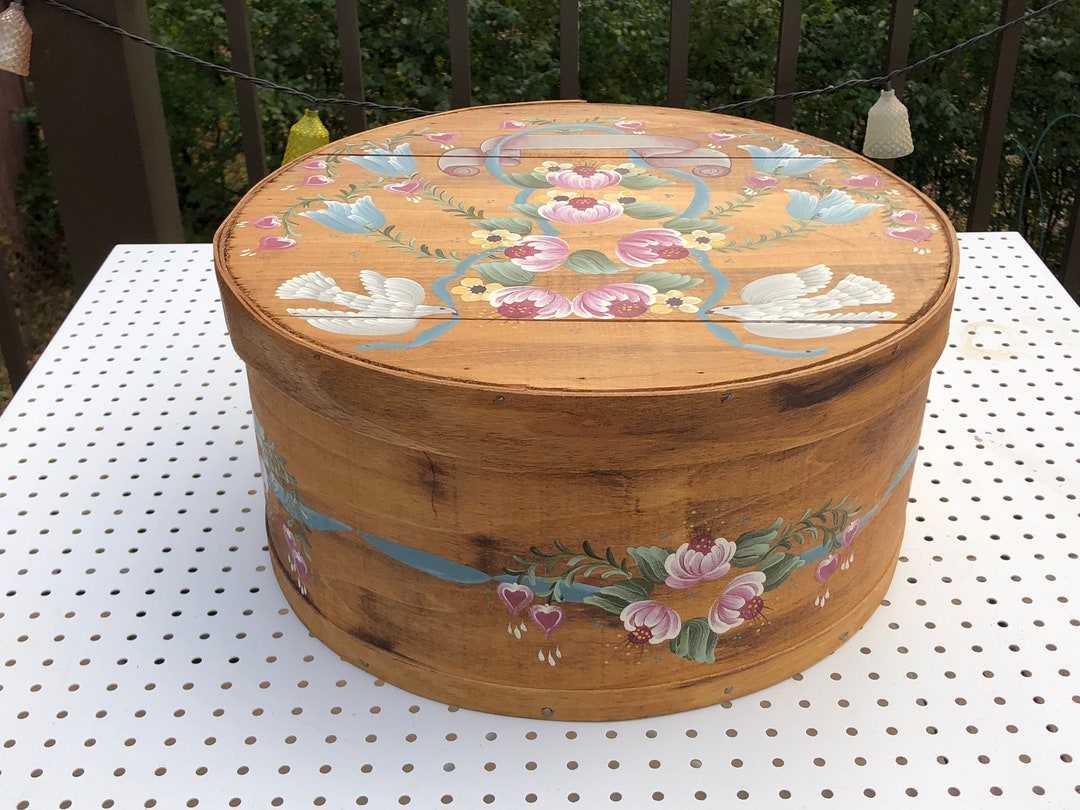 Vintage Extra Large Round Wood Box, Lidded, Lovely Wood Grain, Nice ...