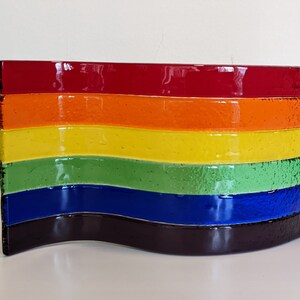 LGBTQ Pride Flag Free Standing Wavy Rainbow Glass Art Shelf Decoration ...
