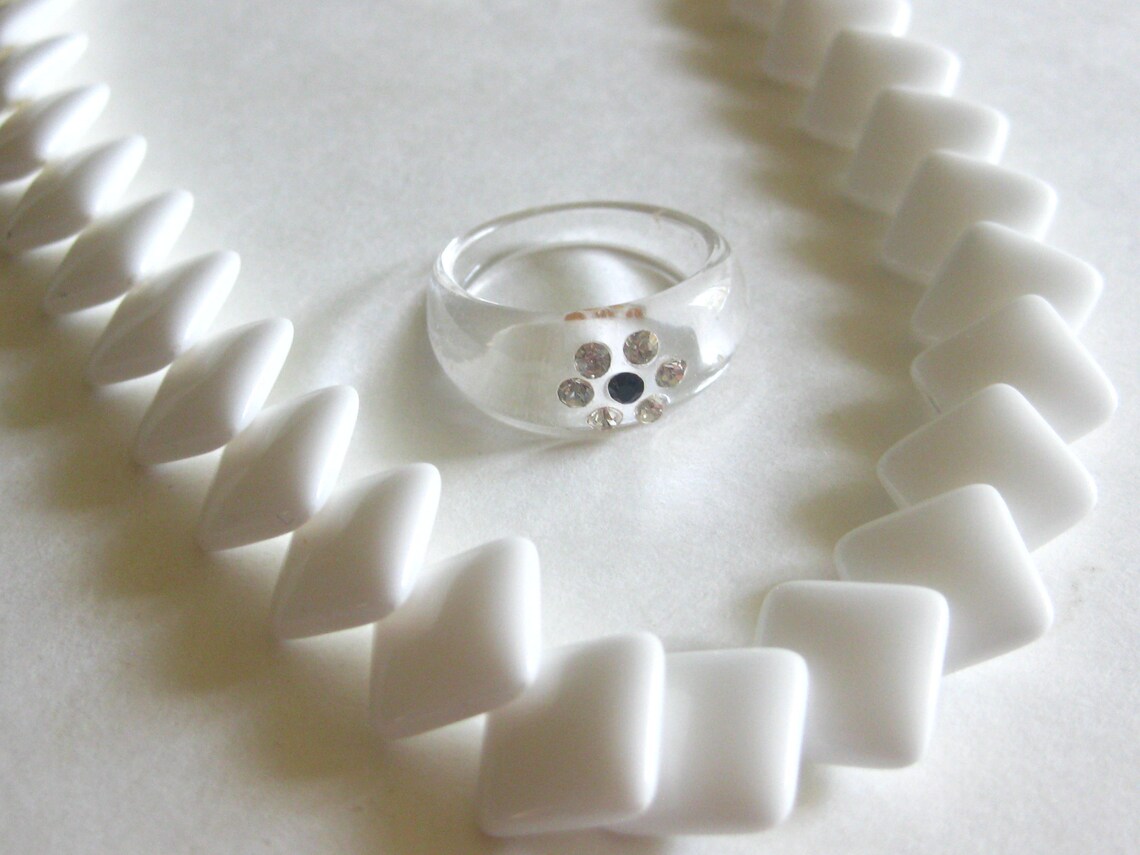 Set Trifari White Necklace Lucite Ring Clear Translucent - Etsy