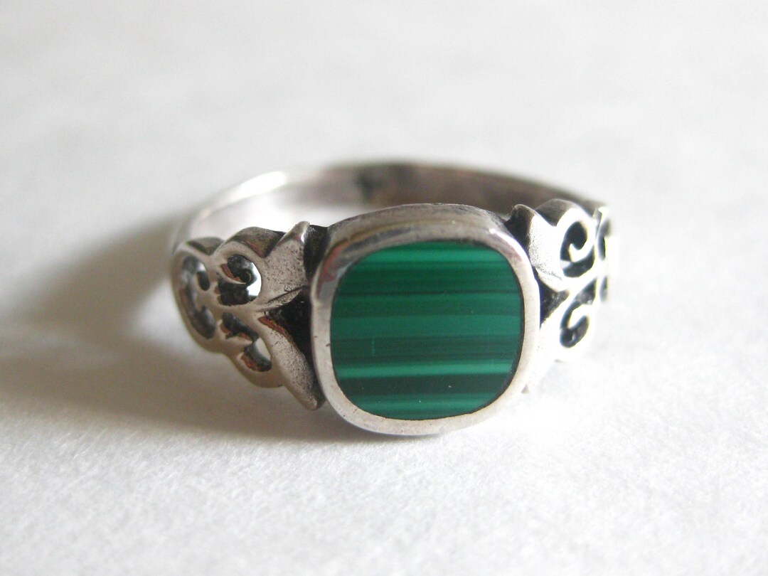 Green Silver Ring Gemstone Vintage Size 6 3/4 Free Shipping - Etsy