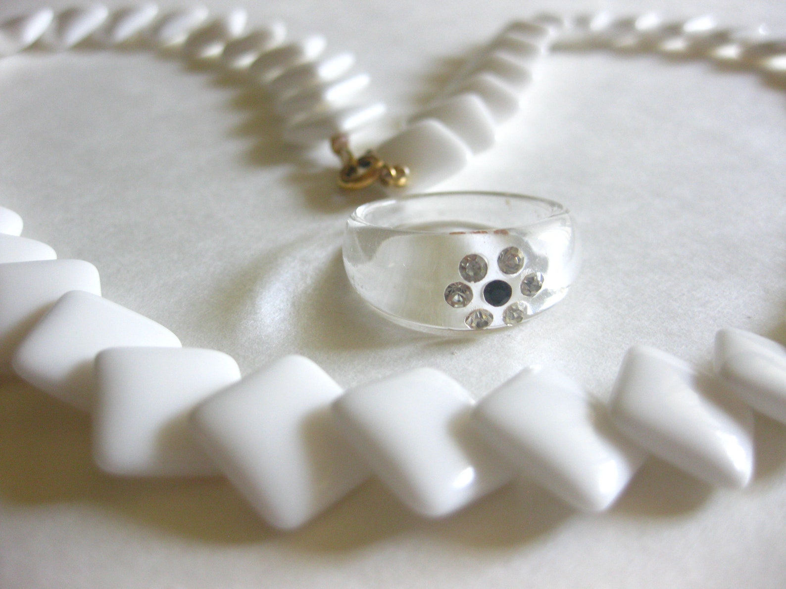 Set Trifari White Necklace Lucite Ring Clear Translucent - Etsy