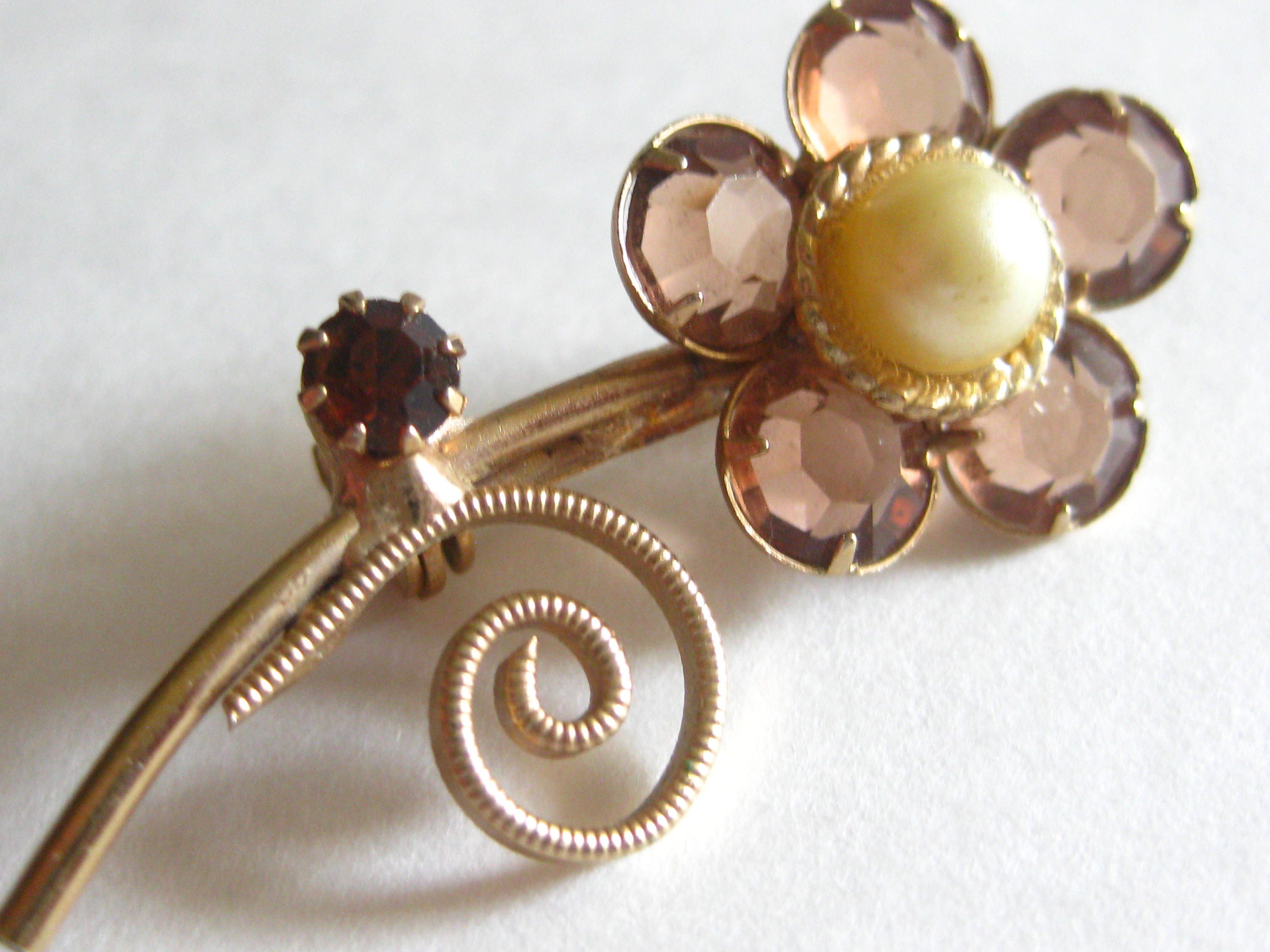 Daisy Flower Brooch Pearl Peach Pin Stemmed Vintage - Etsy