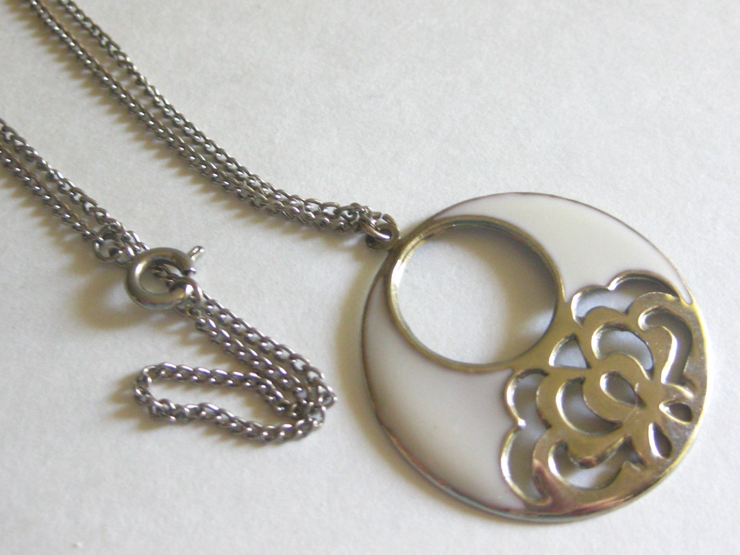 Circle Pendant Necklace Round Enamel Silver Vintage Mid Century - Etsy