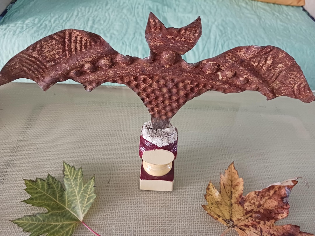 RUSTY TIN BAT, 1890s Repurposed Victorian Ceiling Tin,fall Decor ...