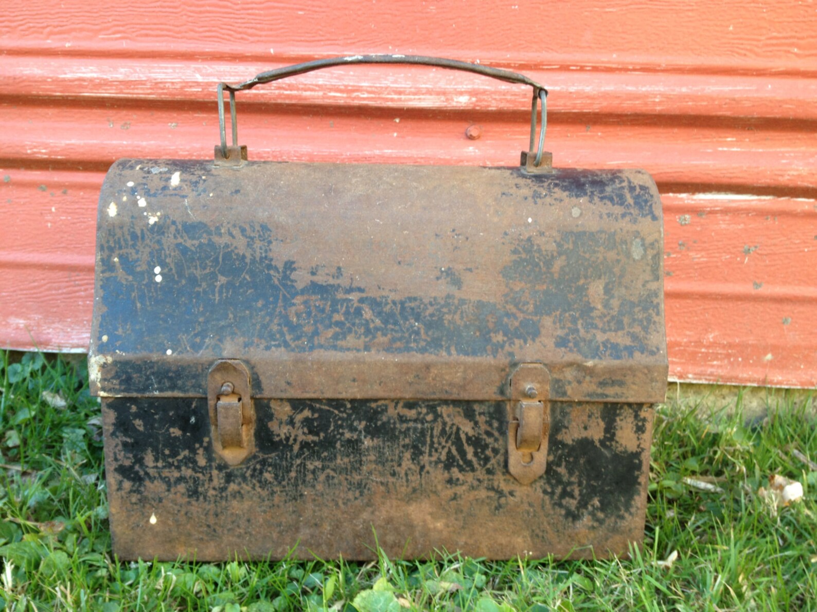 METAL LUNCH BOX Rusty Crusty Domed Lunchboxindustrial - Etsy