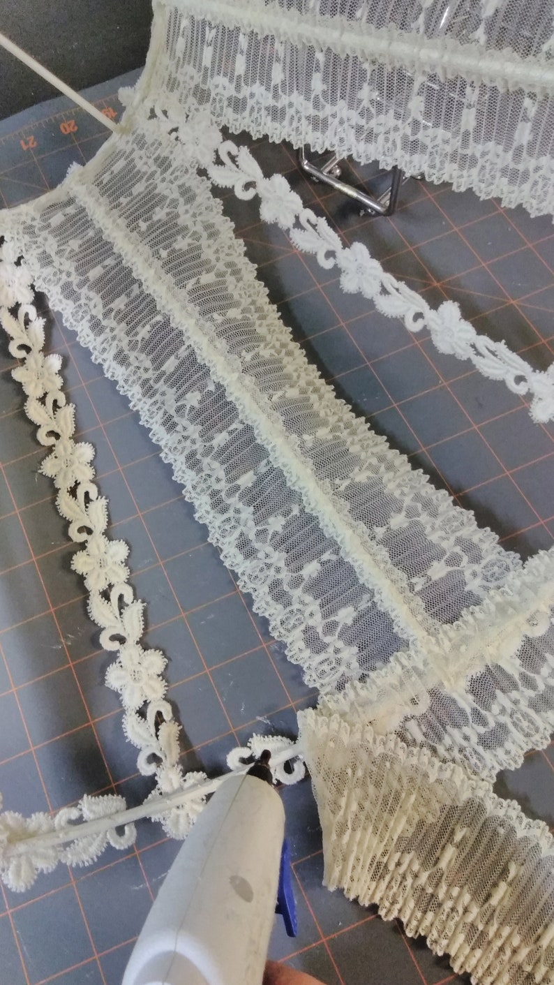 VINTAGE LACE LAMPSHADE Bespoke Lampshade,antique & Vintage Lace ...