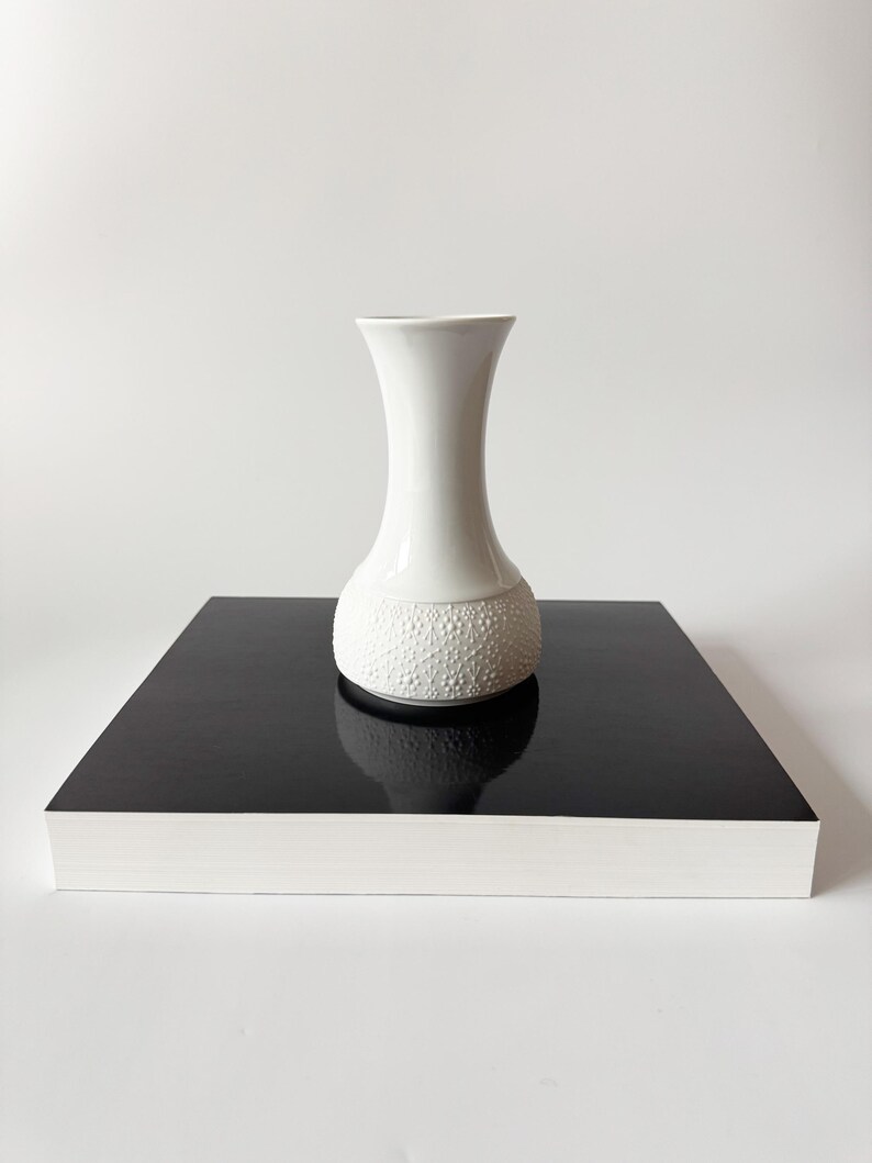 Tapio Wirkkala Op Art Vase Made of Biscuit Porcelain, Thomas Rosenthal ...