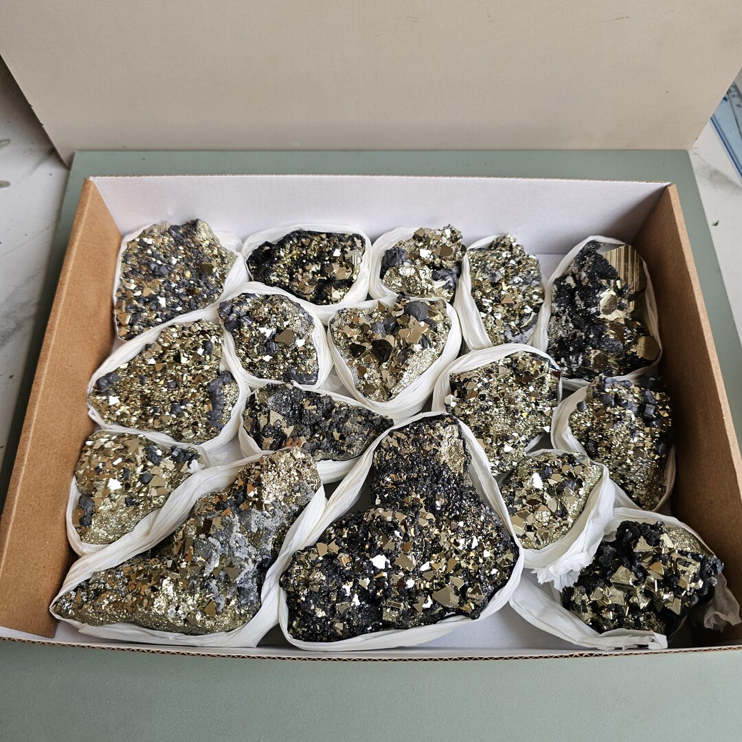 Flat Pyrite Octahedral - Etsy España