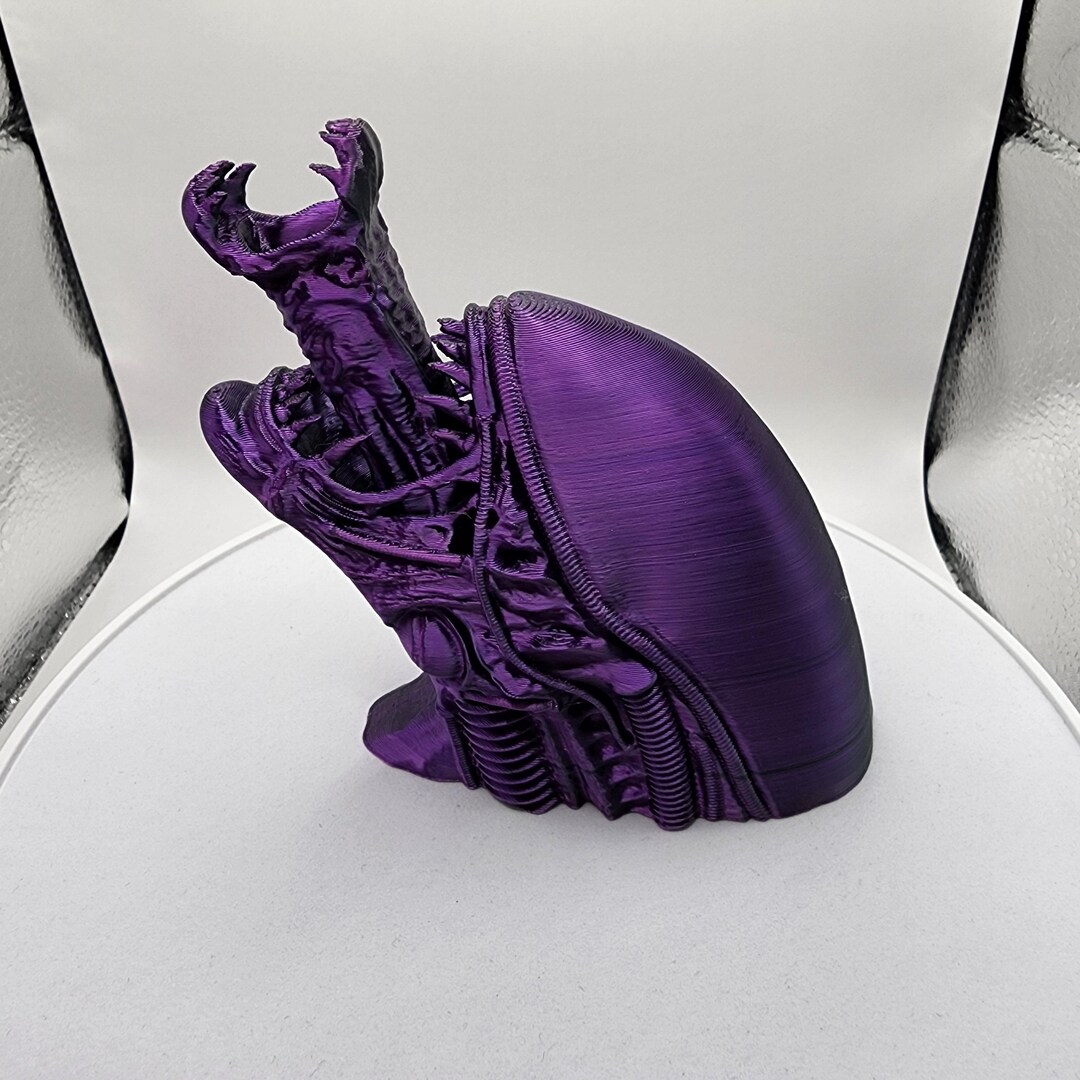 Dark Purple and Black Xenomorph Pen Holder With Black G2 0.7 Pen - Etsy