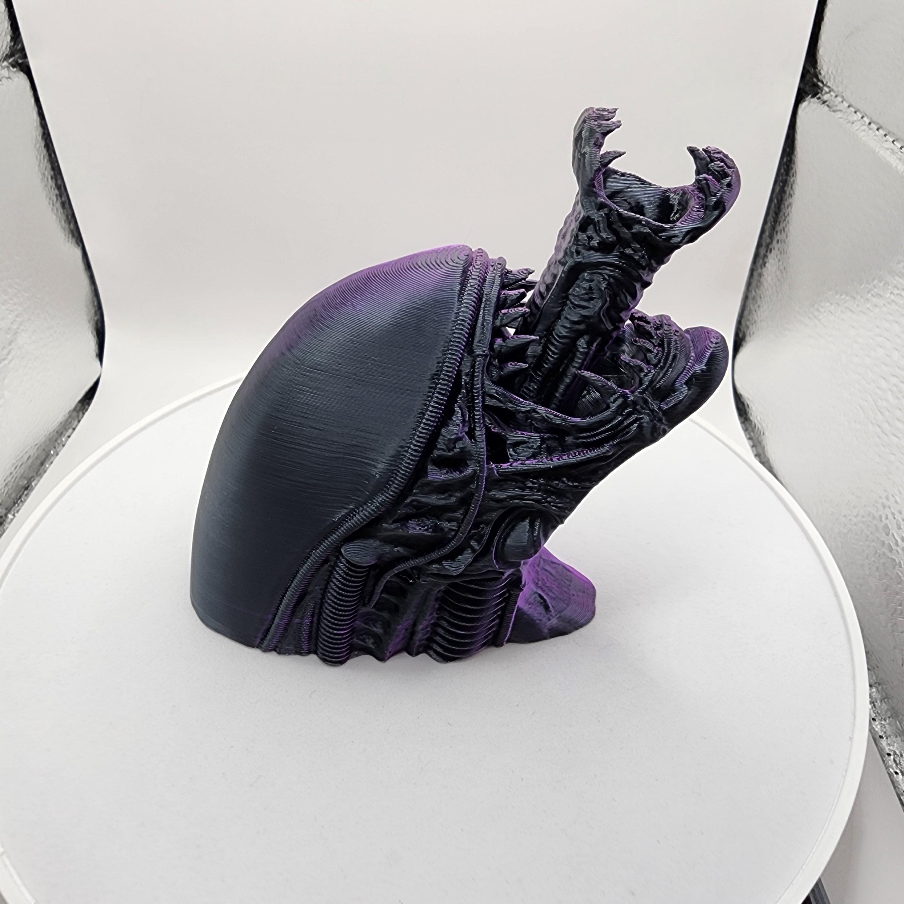 Dark Purple and Black Xenomorph Pen Holder With Black G2 0.7 Pen - Etsy