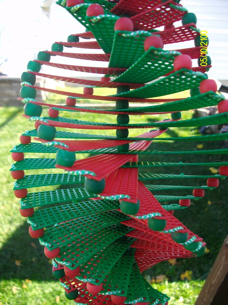 Green and Red Spinner - Etsy