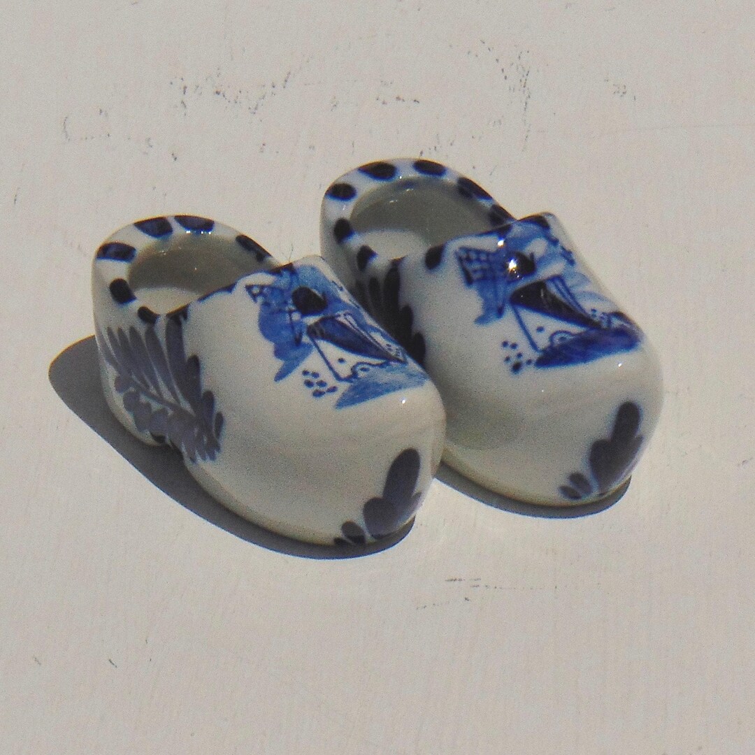 Dutch Clogs Pottery Windmill and Blue Accents Hand Painted Vintage ...