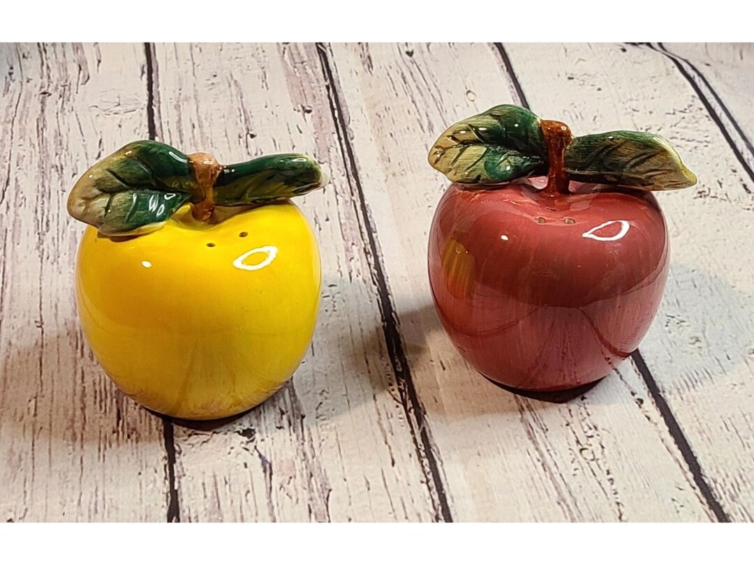 3" Vintage Oneida Apple Salt & Pepper Ceramic Shakers Set Red Yellow ...