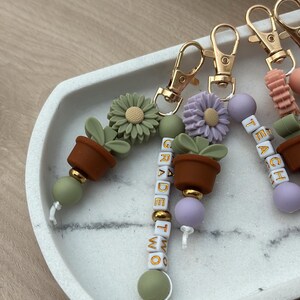 Daisy Keychain | Teacher Gift | Custom Teacher Gift | Custom Keychain ...