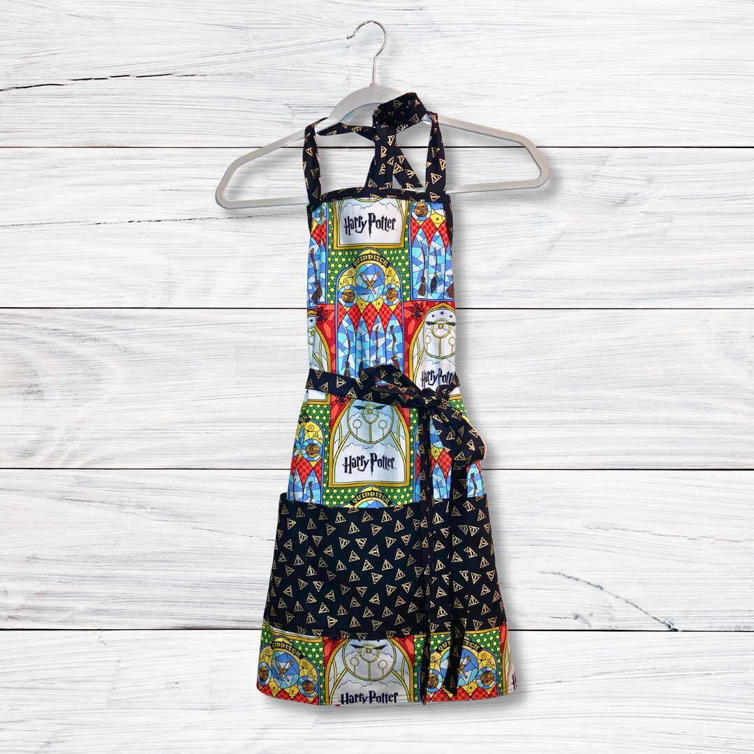 Wizard Game Apron: Black Pockets, Potter Vibes - Etsy