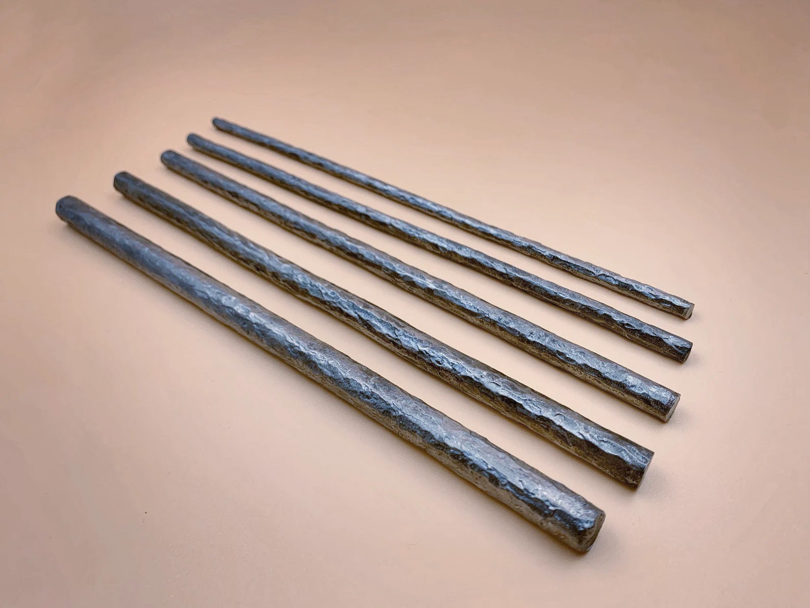 Hand Forged 50 Cm (1.6ft) Textured Steel Round Bar Hammered Metal Rod ...