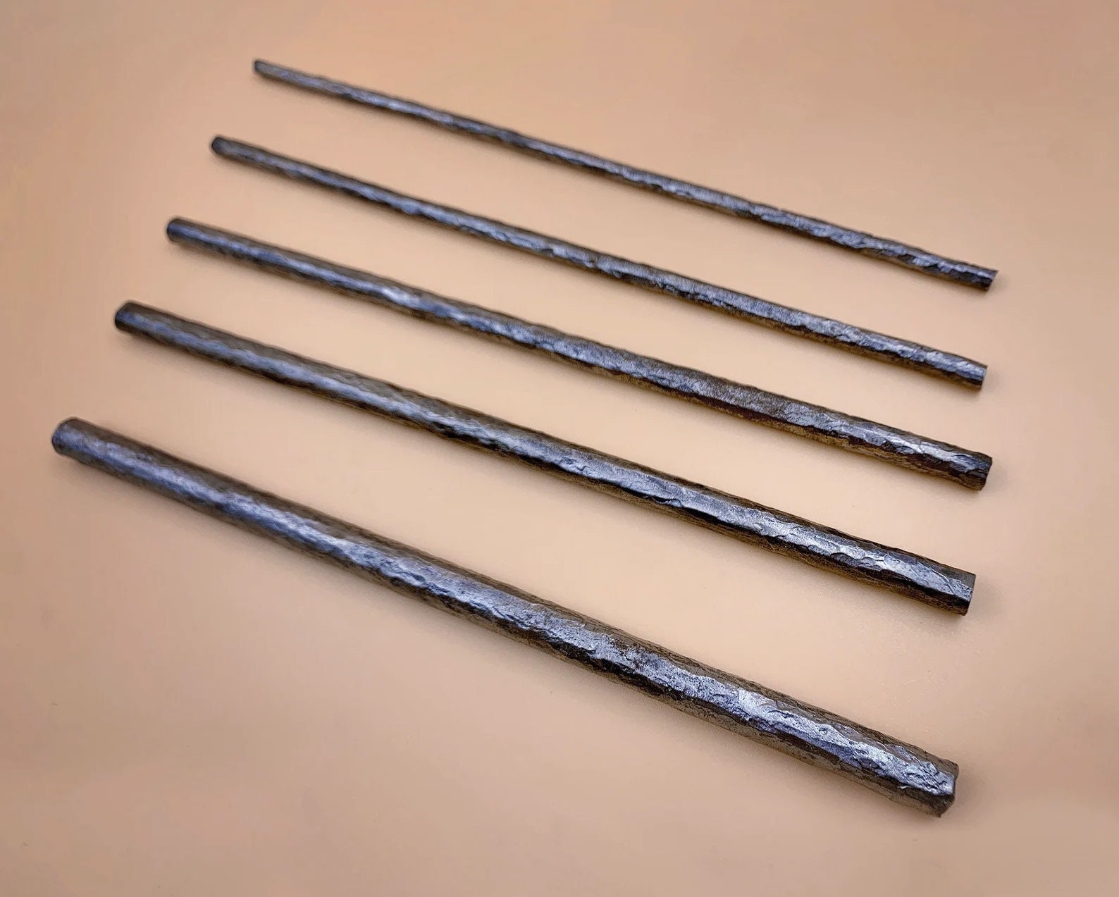 Hand Forged 50 Cm (1.6ft) Textured Steel Round Bar Hammered Metal Rod ...