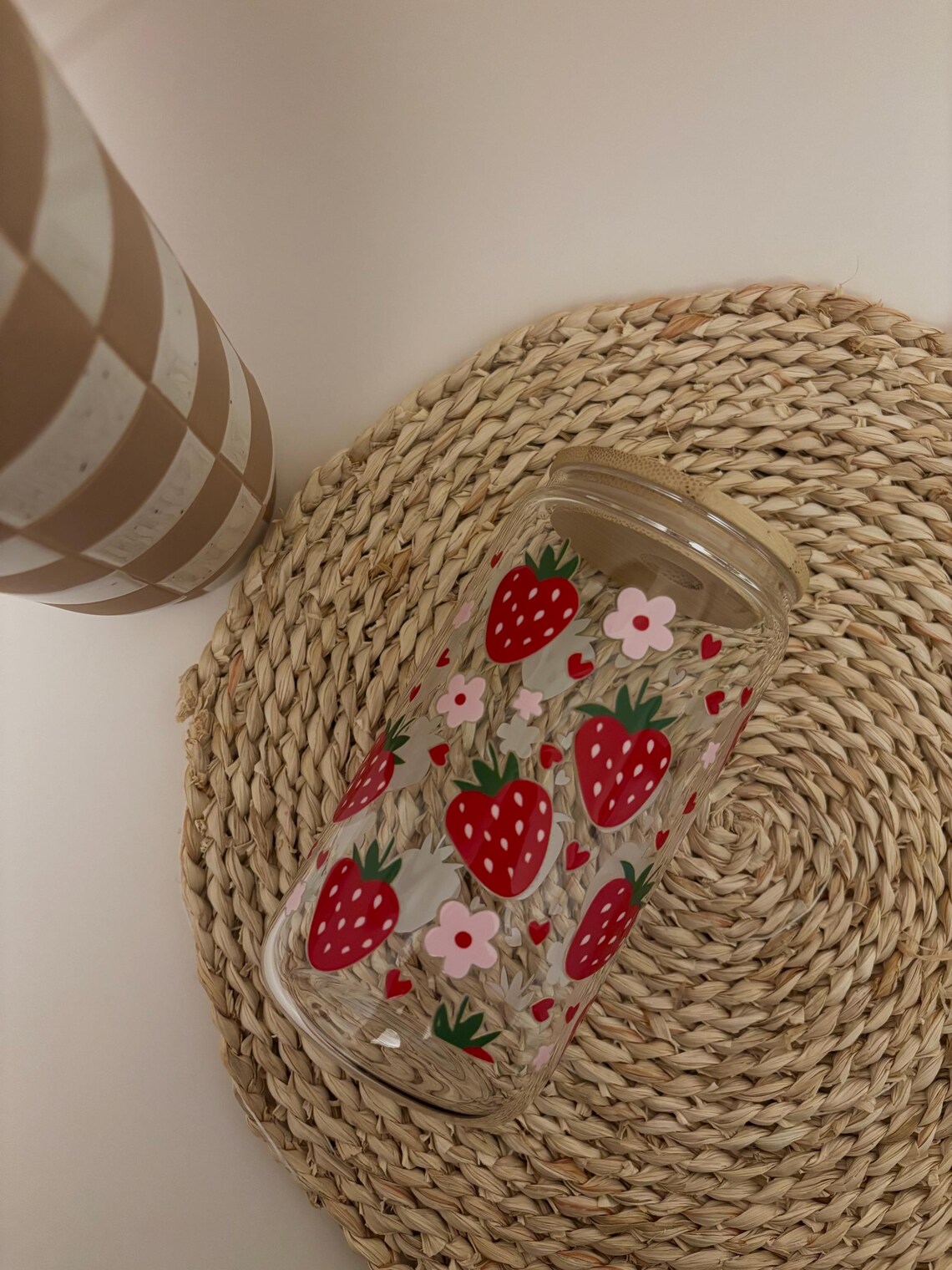 Strawberry and Flower Glass Tumbler With Straw & Bamboo Lid - 16oz Iced ...