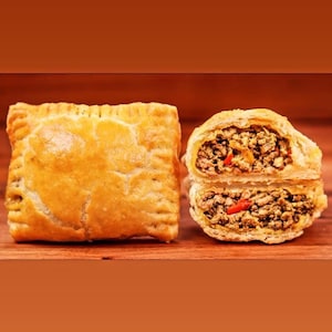 Freshly Baked Haitian Pâté – Chicken, Turkey, Codfish, Beef, & Veggie ...