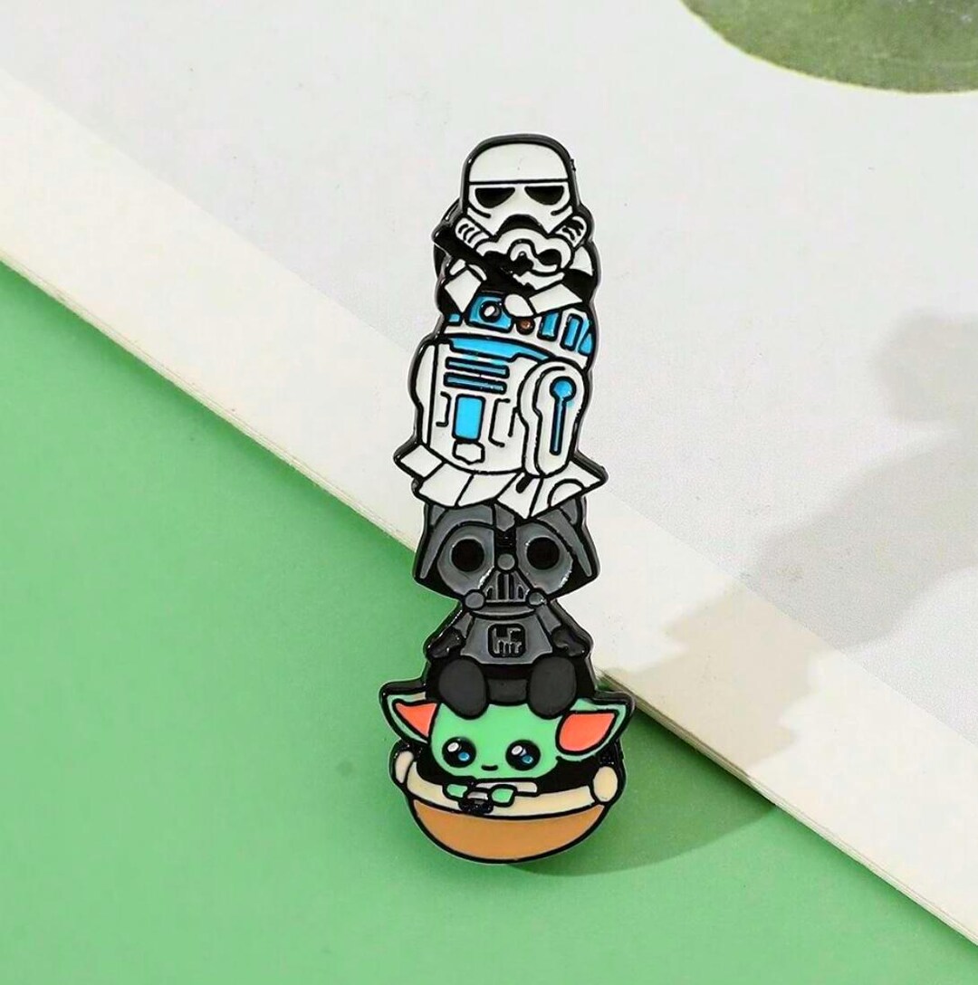 STAR WARS Enamel Pin 2-inch Stacked Gang Darth Vader, Baby Yoda, Grogu ...