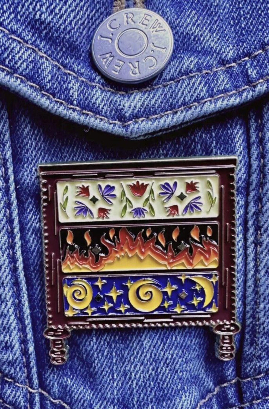 A Court of Thorns and Roses Extra-large Feyre's DRESSER Enamel Pin ...