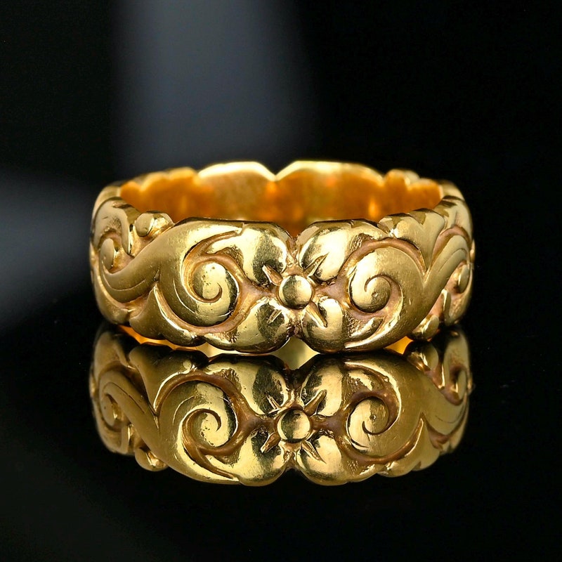 Carved Wedding Band - Etsy