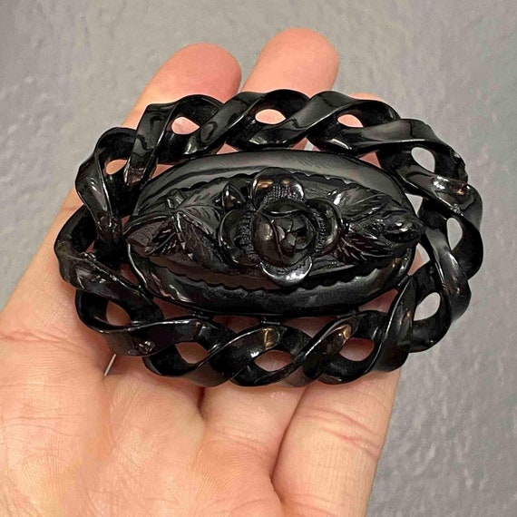 Victorian Large Whitby Jet Brooch, Whitby Jet Rose Mo… - Gem