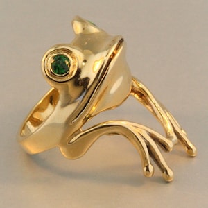 14k Gold Frog Ring With Tsavorite Eyes Tree Frog Ring Frog Prince Cute ...