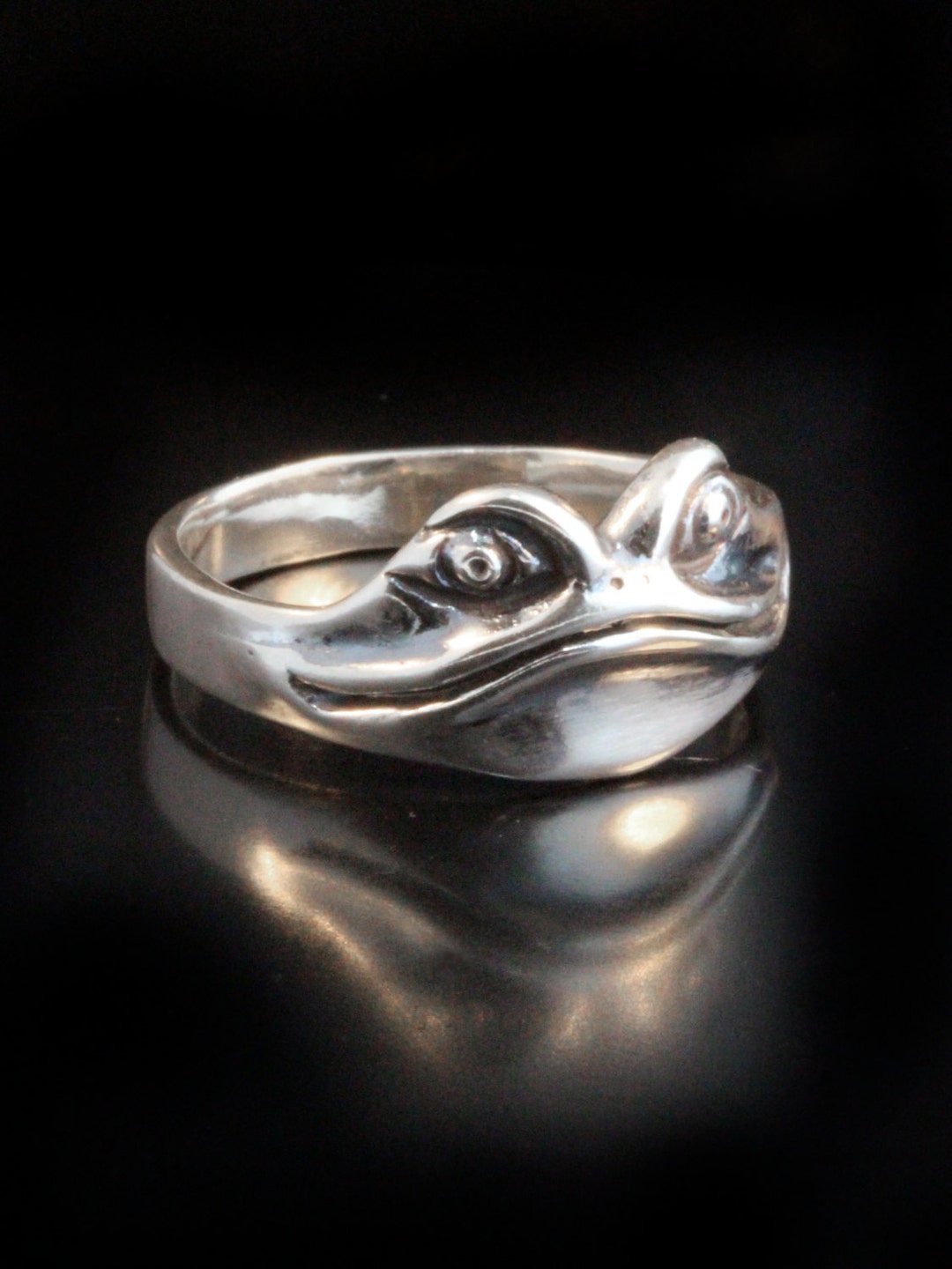 Balmora silver frog ring store