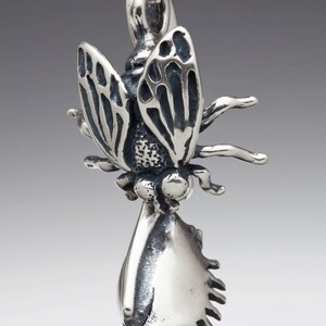 Insect Jewelry - Fly and Flytrap Pendant Venus Flytrap Insect Pendant ...