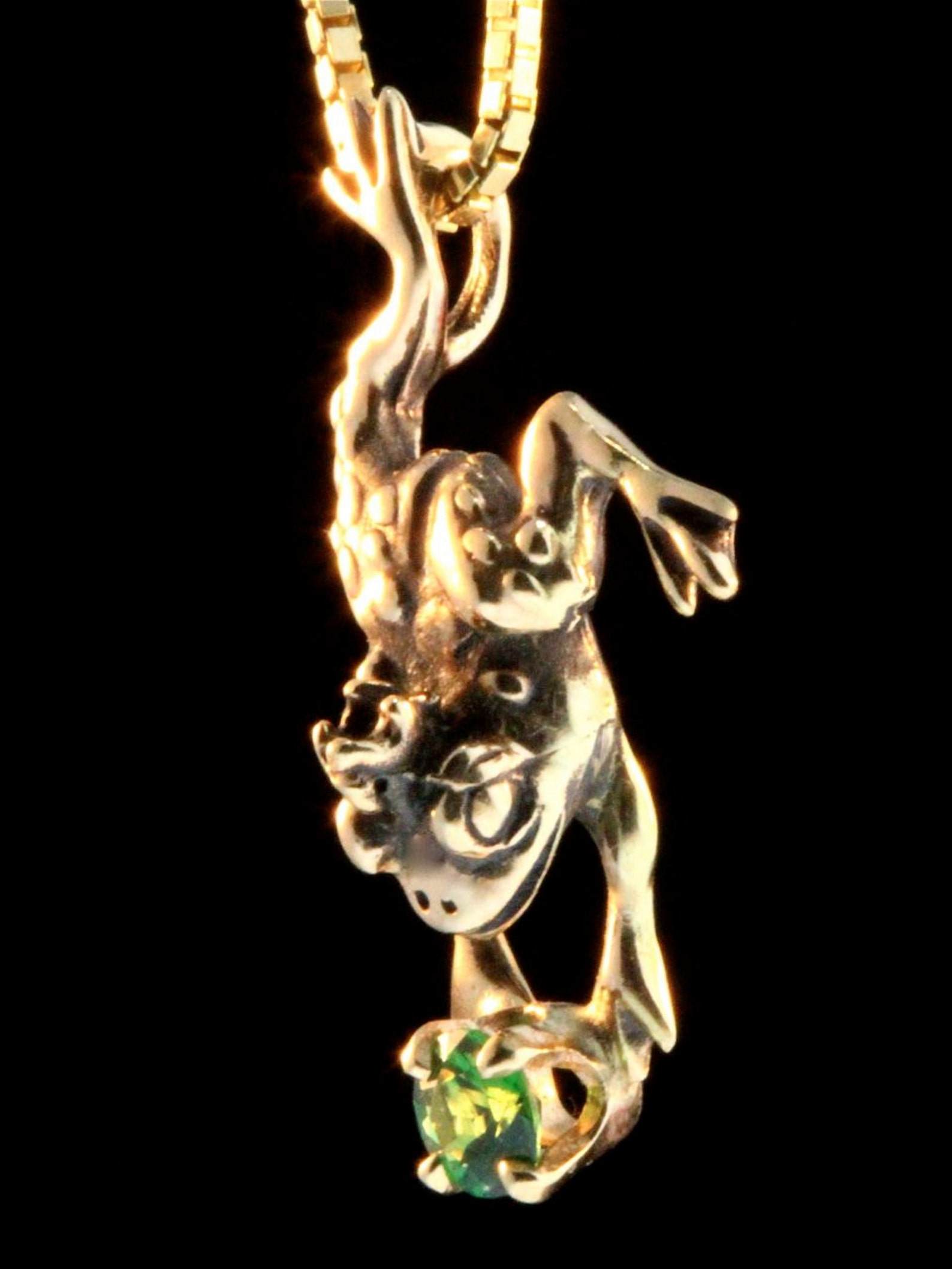 Enchanted Frog Charm With Tsavorite - Solid 14k Gold - Gold Frog Charm ...