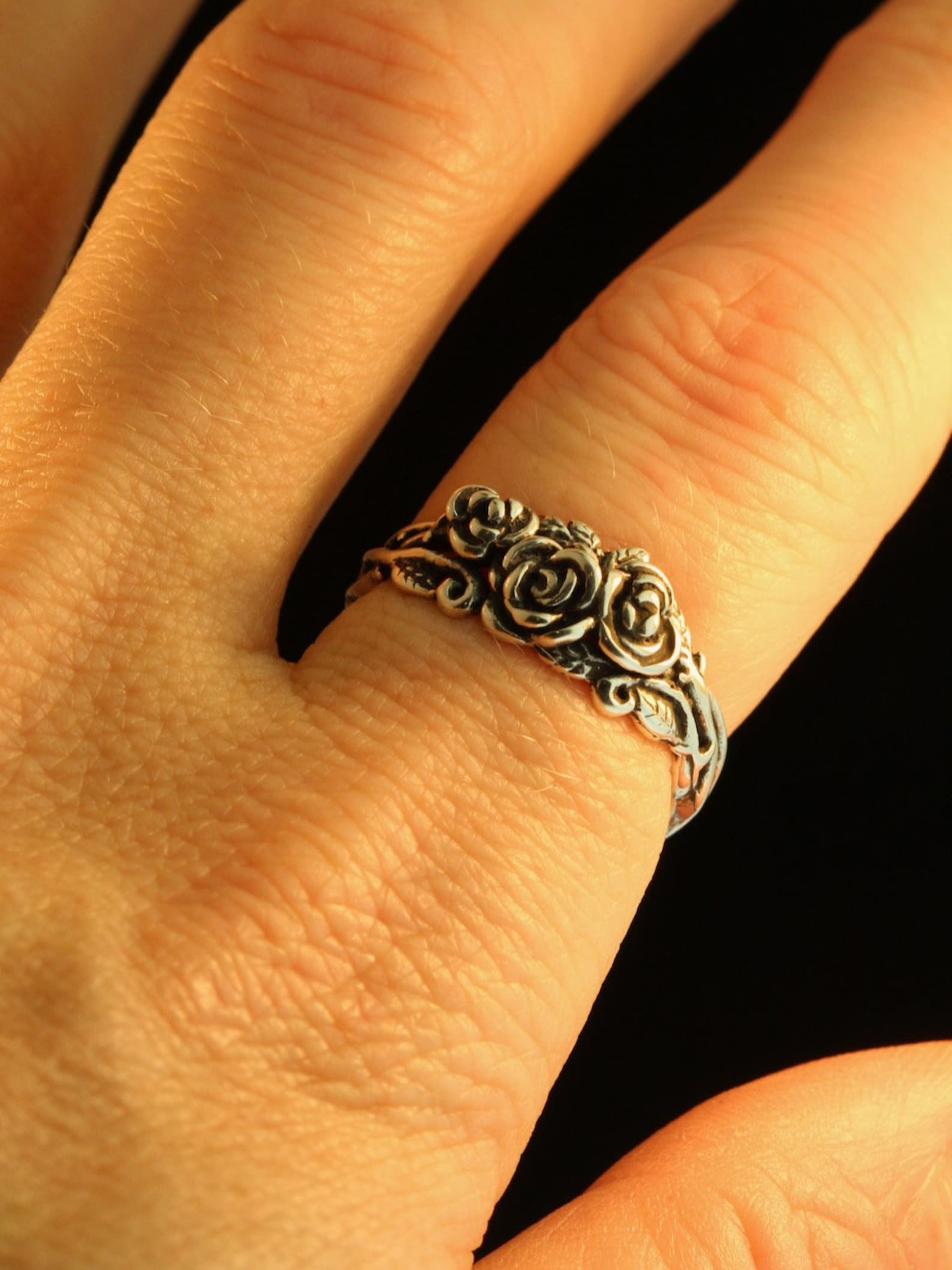 Rose Tendril Ring - Sterling Silver - Floral Wedding Band - Etsy