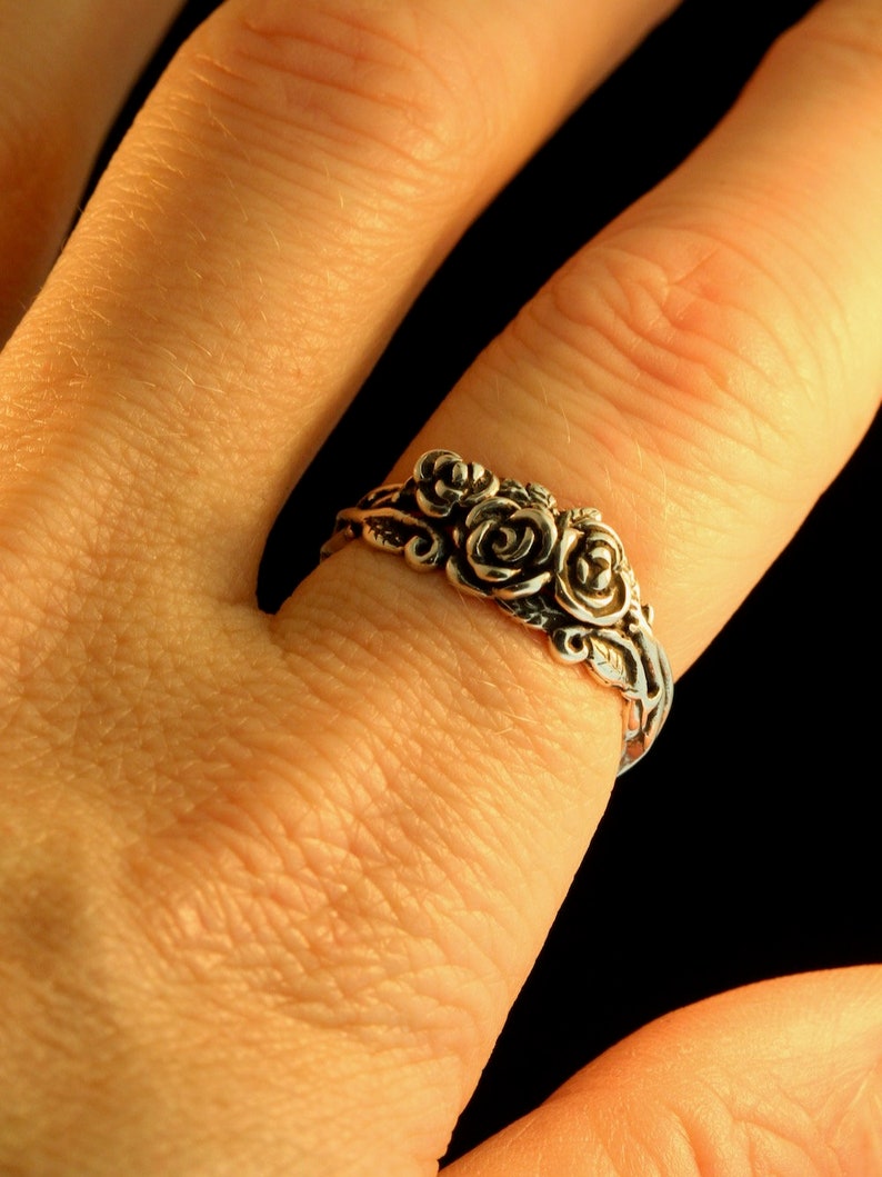 Rose Tendril Ring - Sterling Silver - Floral Wedding Band - Etsy