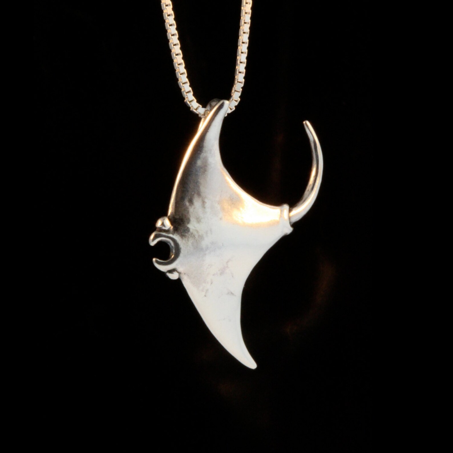 Manta Ray Charm Pendant - Sterling Silver - Aumakua Pendant - Etsy